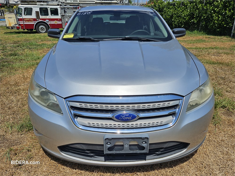 BIDERA Government Auctions - 2012 Ford Taurus (Unmarked Unit)