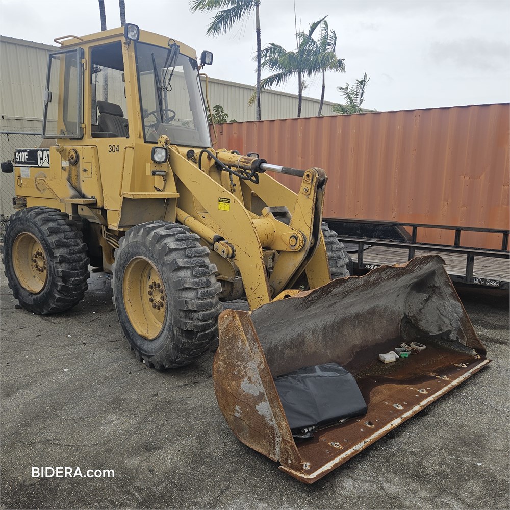 BIDERA Government Auctions - CAT 910F Loader (No Reverse)