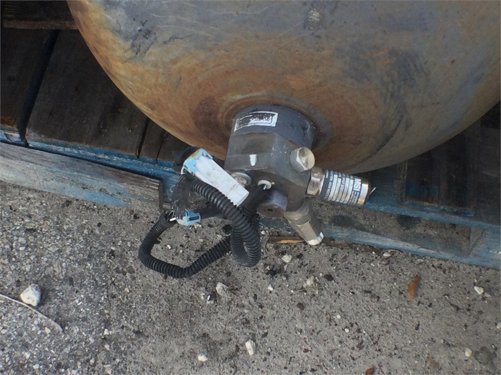 BIDERA Government Auctions - (06) Propane Tanks (Scrap)