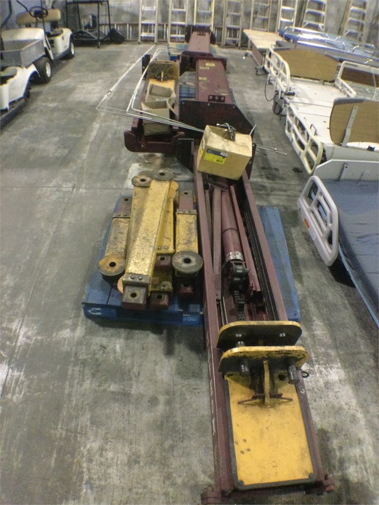 BIDERA Government Auctions - (04) Mohawk Vehicle Lift