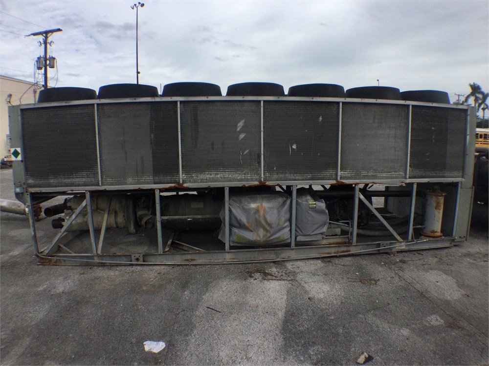 BIDERA Government Auctions - Trane A/C Chiller Unit 2 Pieces (for Scrap ...