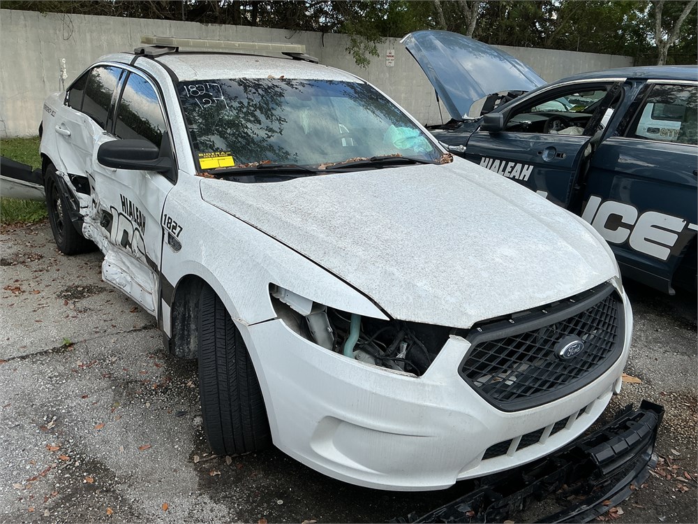BIDERA Government Auctions - 2018 Ford Taurus (Junk Candidate) (Unit 1827)