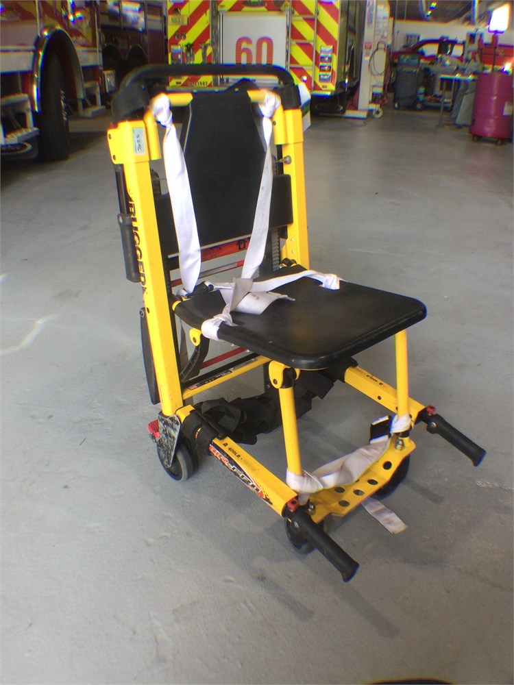 BIDERA Government Auctions - (01) Stryker Stair-Pro 6252 Stair Chair