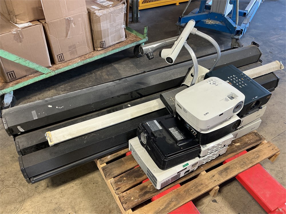 BIDERA Government Auctions - Mix Lot of Projectors, Document Cameras ...
