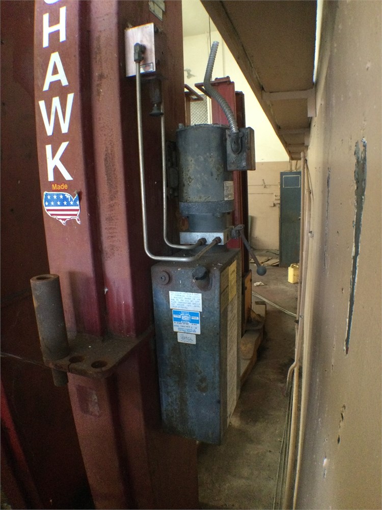 BIDERA Government Auctions - (1) Mohawk TP-15 15,000lbs Vehicle Lift