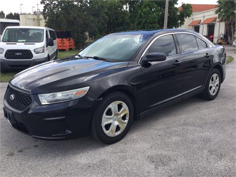 BIDERA Government Auctions - 2013 Ford Taurus Unmarked Police unit (FWD)