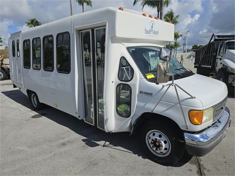 BIDERA Government Auctions - 2007 Ford E450 Bus 20 Passenger Van