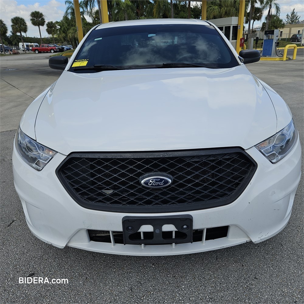 BIDERA Government Auctions - 2013 Ford Taurus Police Interceptor (Unit 302)