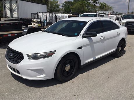 BIDERA Government Auctions - 2015 Ford Taurus Police Interceptor AWD