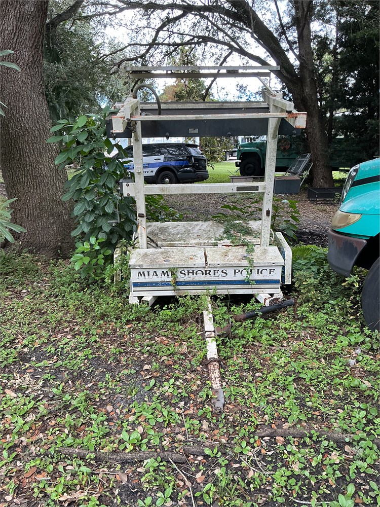 BIDERA Government Auctions - 2002 Kustom Signals Sign Board
