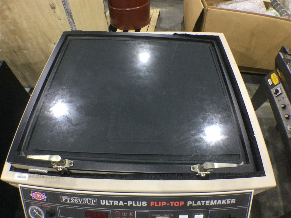 BIDERA Government Auctions - Nuarc FT26V3UP Ultra Plus Flip Top Plate Maker