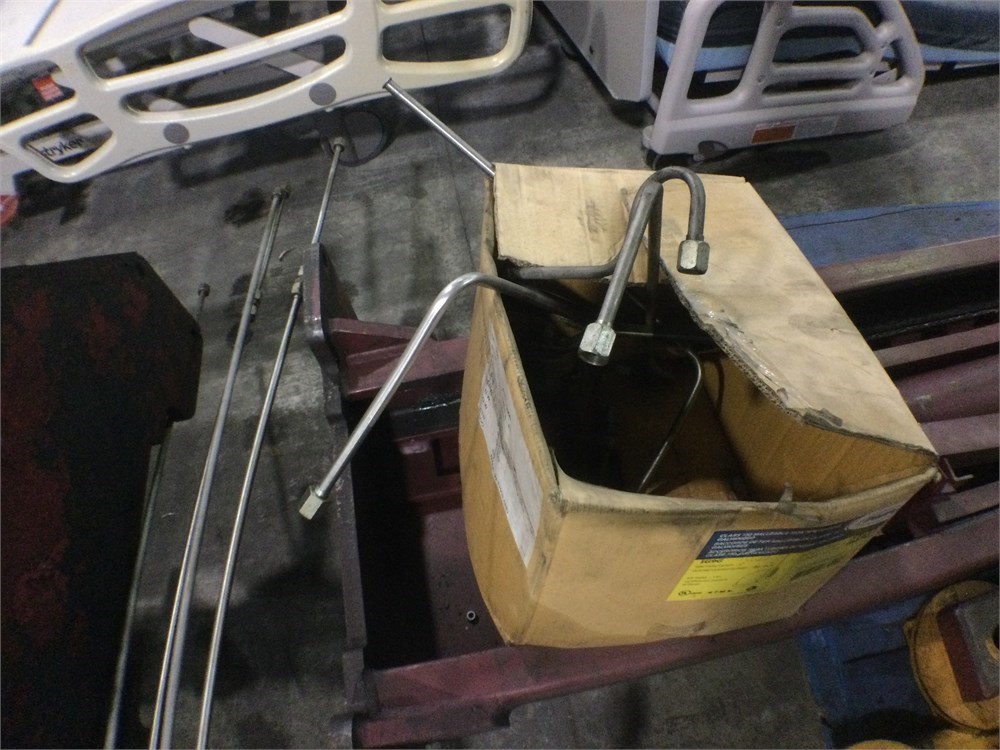 BIDERA Government Auctions - (04) Mohawk Vehicle Lift