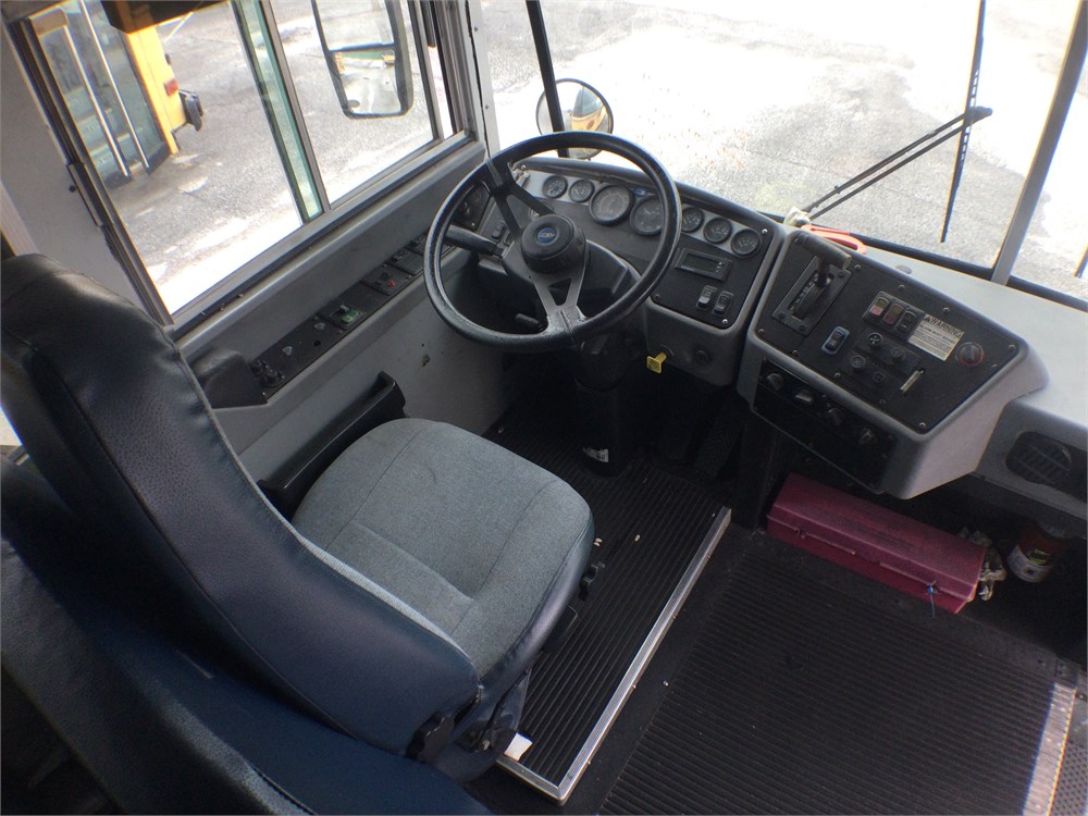 BIDERA Government Auctions - 2005 Blue Bird School Bus
