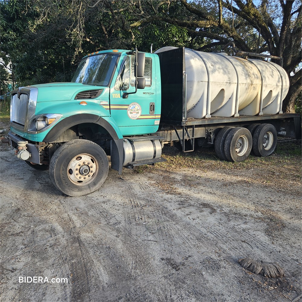 BIDERA Government Auctions - 2012 International 7400 6x4 (4,000gal ...