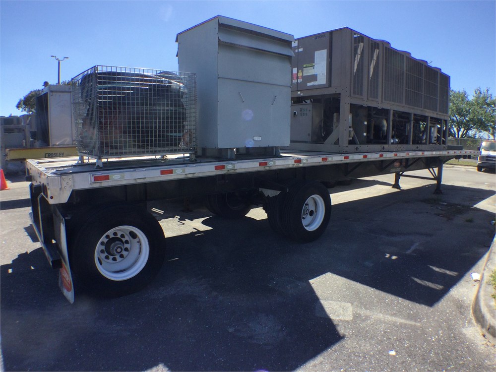 BIDERA Government Auctions - 2016 Dorsey 48ft Trailer / 2017 York 200 ...