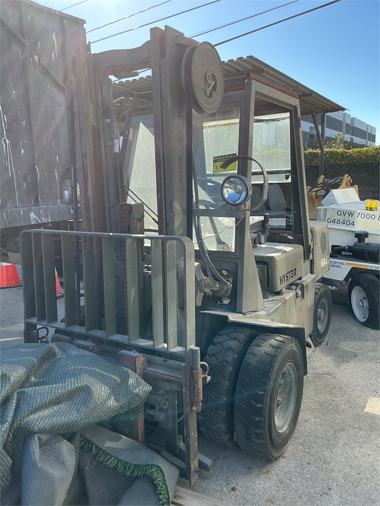 BIDERA Government Auctions - Hyster Forklift H60XL (Pneumatic Double)