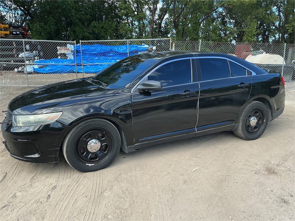BIDERA Government Auctions - 2014 Ford Taurus Police Interceptor (AWD)