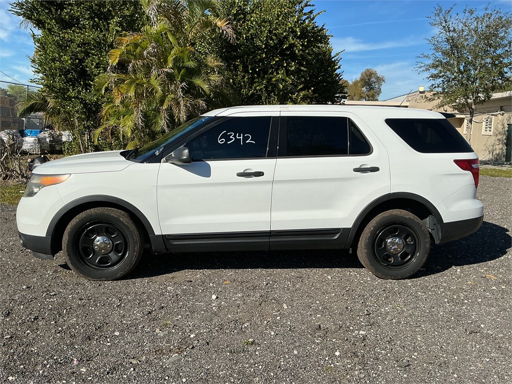 BIDERA Government Auctions - 2014 Ford Explorer Police Interceptor (AWD)
