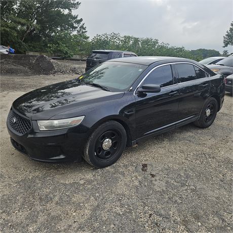 BIDERA Government Auctions - 2013 Ford Taurus Police Interceptor "Ghost"