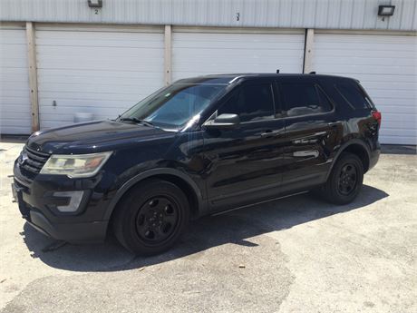 BIDERA Government Auctions - 2017 Ford Explorer Police Interceptor AWD
