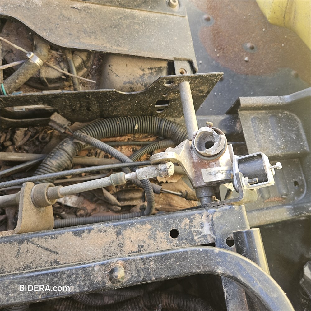 BIDERA Government Auctions - 2021 John Deere Gator HPX615E 4x4