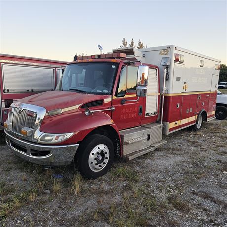BIDERA Government Auctions - 2004 International Fire Rescue Ambulance ...