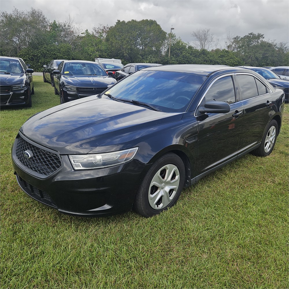 BIDERA Government Auctions - 2015 Ford Taurus Police Pkg