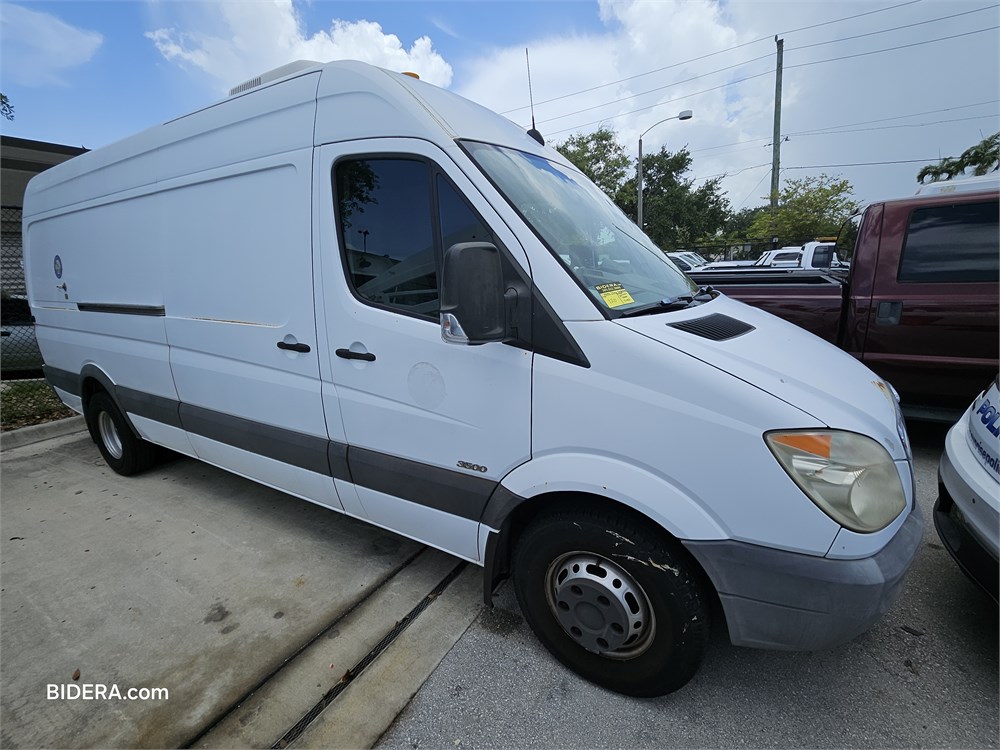 BIDERA Government Auctions - 2010 Freightliner Sprinter 3500 Cues Sewer ...
