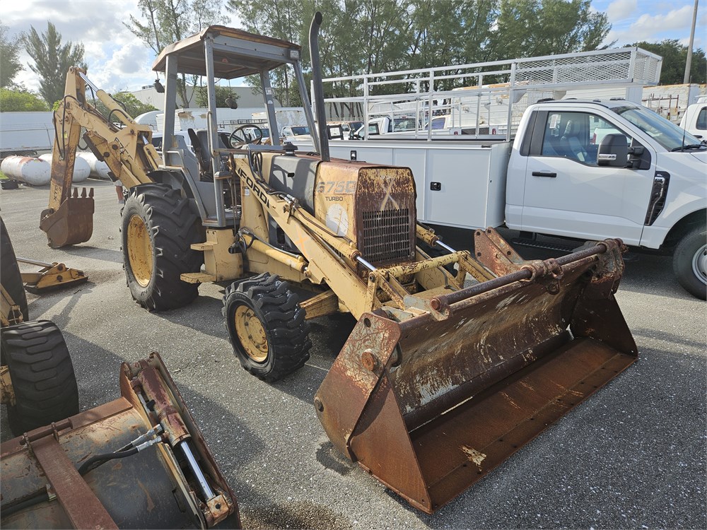 BIDERA Government Auctions - 1994 Ford 675D Turbo 4x4 Backhoe Loader ...