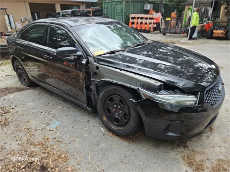 BIDERA Government Auctions - 2013 Ford Taurus Police Interceptor (Crashed)