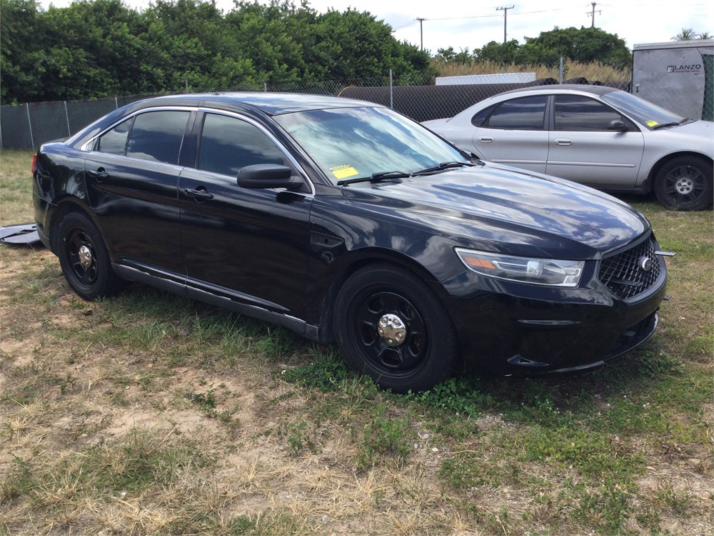 BIDERA Government Auctions - 2016 Ford Taurus Police Interceptor AWD