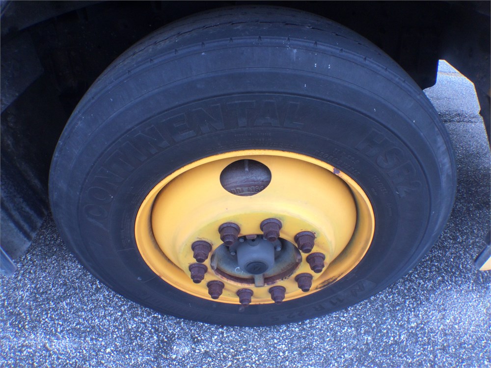 BIDERA Government Auctions - 2005 Blue Bird School Bus