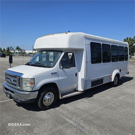 BIDERA Government Auctions - 2012 Ford E- 450 Shuttle Bus (17 Seats + Wheelchair)