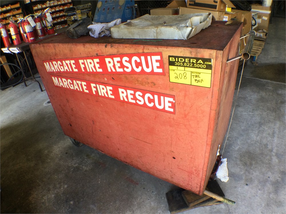 BIDERA Government Auctions - Fire Dept, Mechanic Tool Box with Tools