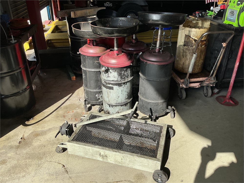 BIDERA Government Auctions - Mixed Lot of (05) Used Oil Drain Carts and ...