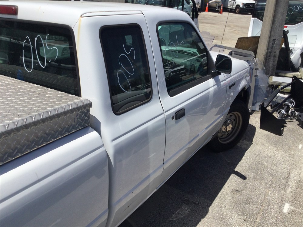 BIDERA Government Auctions - 2004 Ford Ranger (Bad Computer)