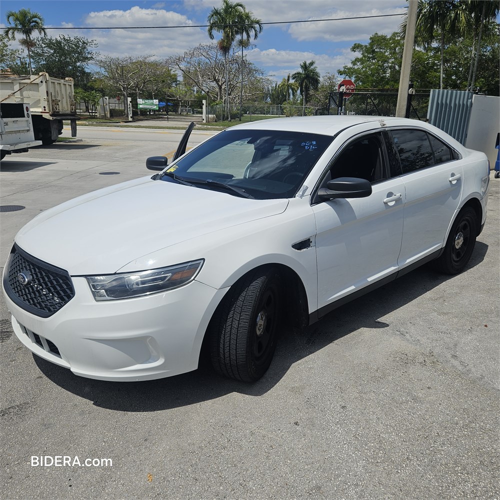 BIDERA Government Auctions - 2015 Ford Taurus Police Interceptor AWD