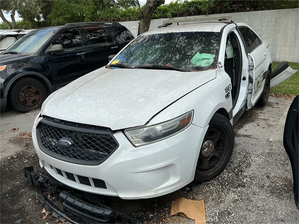 BIDERA Government Auctions - 2018 Ford Taurus (Junk Candidate) (Unit 1827)
