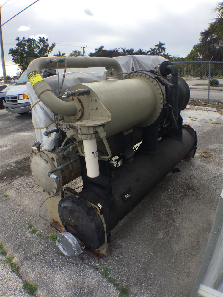 BIDERA Government Auctions - Trane A/C Chiller Unit 2 Pieces (for Scrap ...