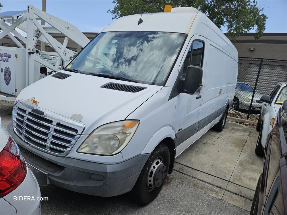BIDERA Government Auctions - 2010 Freightliner Sprinter 3500 Cues Sewer ...
