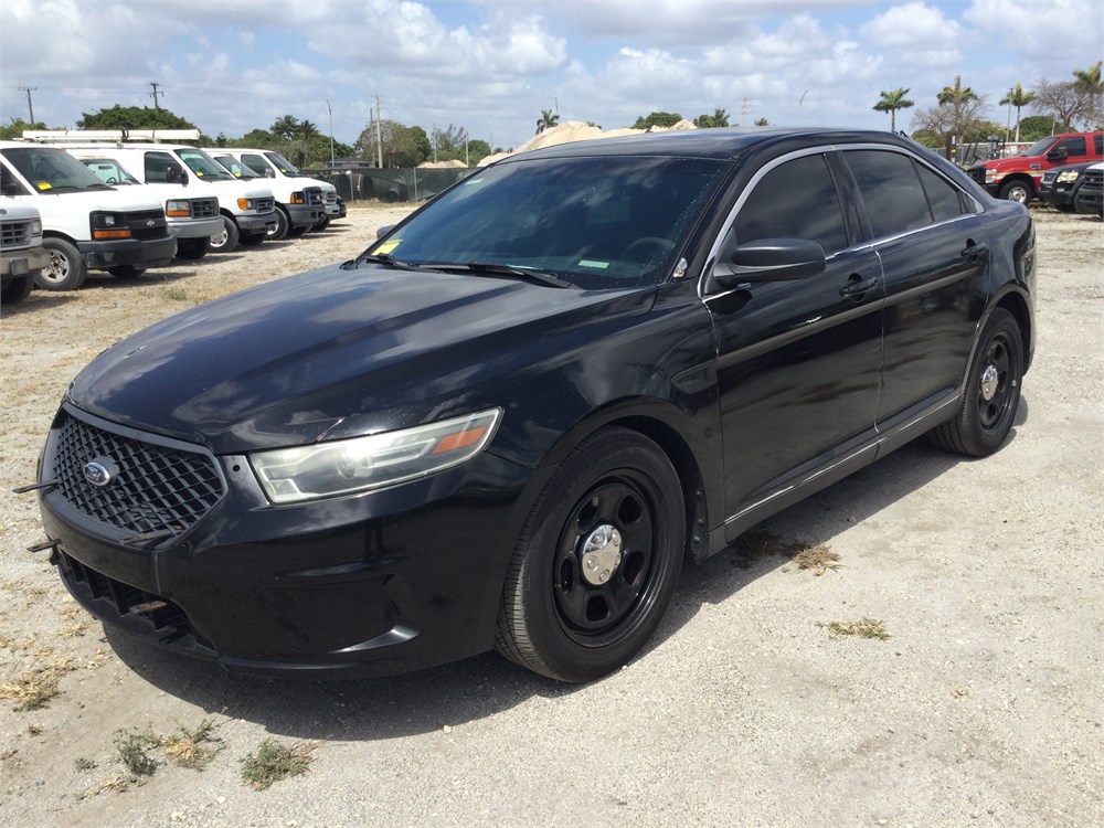 BIDERA Government Auctions - 2015 Ford Taurus Police Interceptor AWD