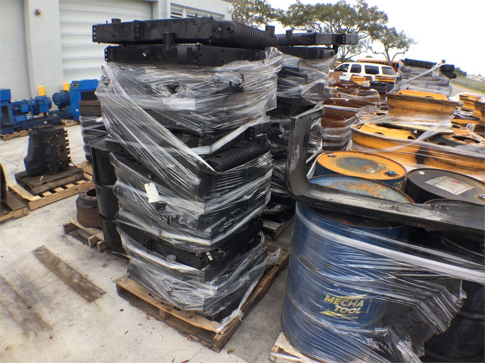 BIDERA Government Auctions - School Bus Parts Scrap Metal Lot