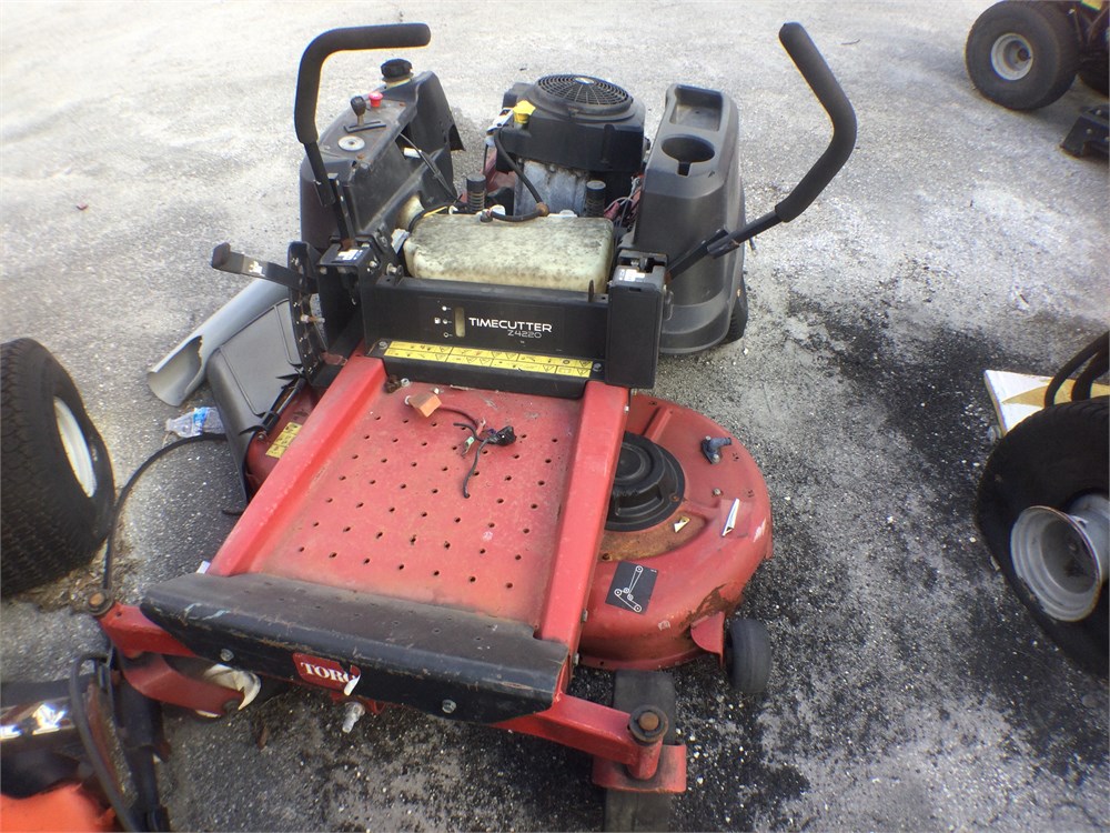 BIDERA Government Auctions - Toro Timecutter Z 4220 Ride On Mower (For ...
