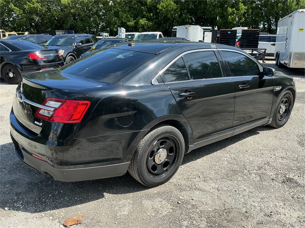 BIDERA Government Auctions - 2013 Ford Taurus Police Interceptor (AWD)