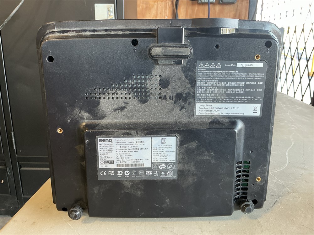 BIDERA Government Auctions - Mix Lot of Projectors, Document Cameras ...