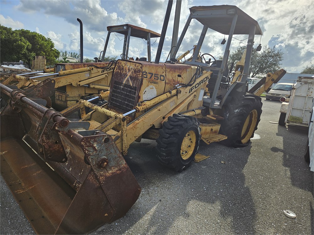 BIDERA Government Auctions - 1994 Ford 675D Turbo 4x4 Backhoe Loader ...