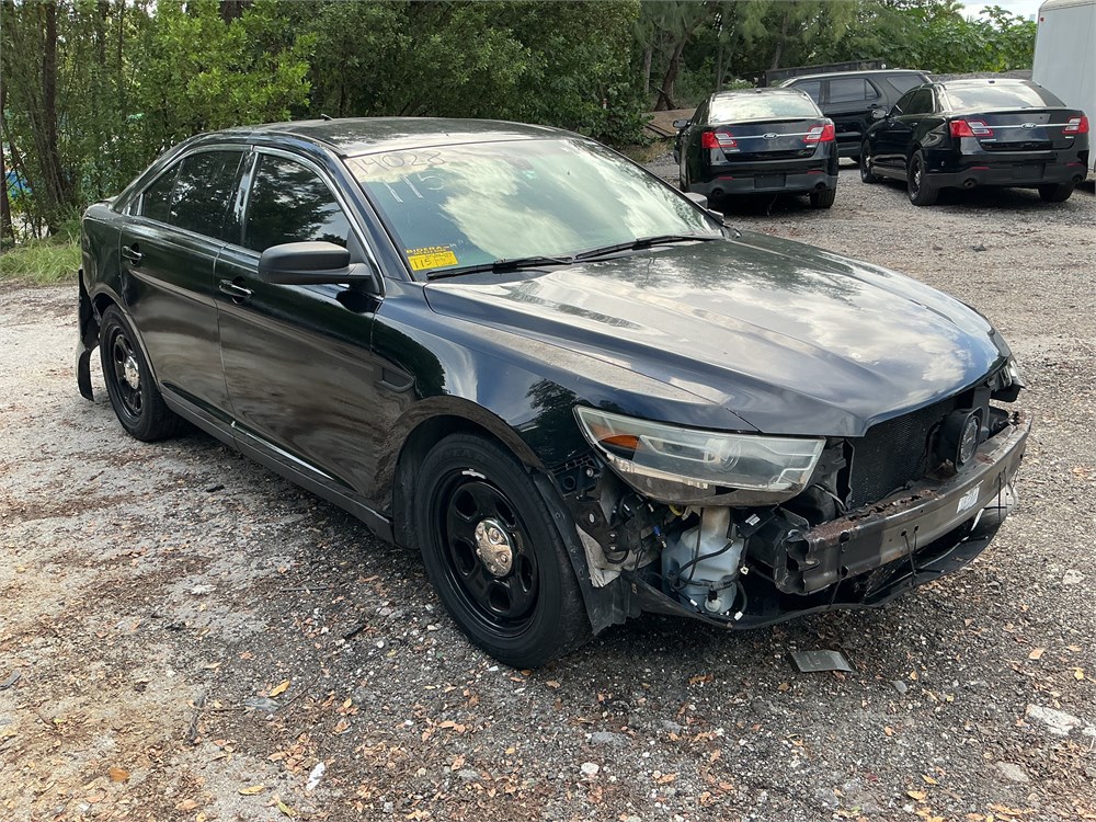 BIDERA Government Auctions - 2014 Ford Taurus Police Interceptor ...