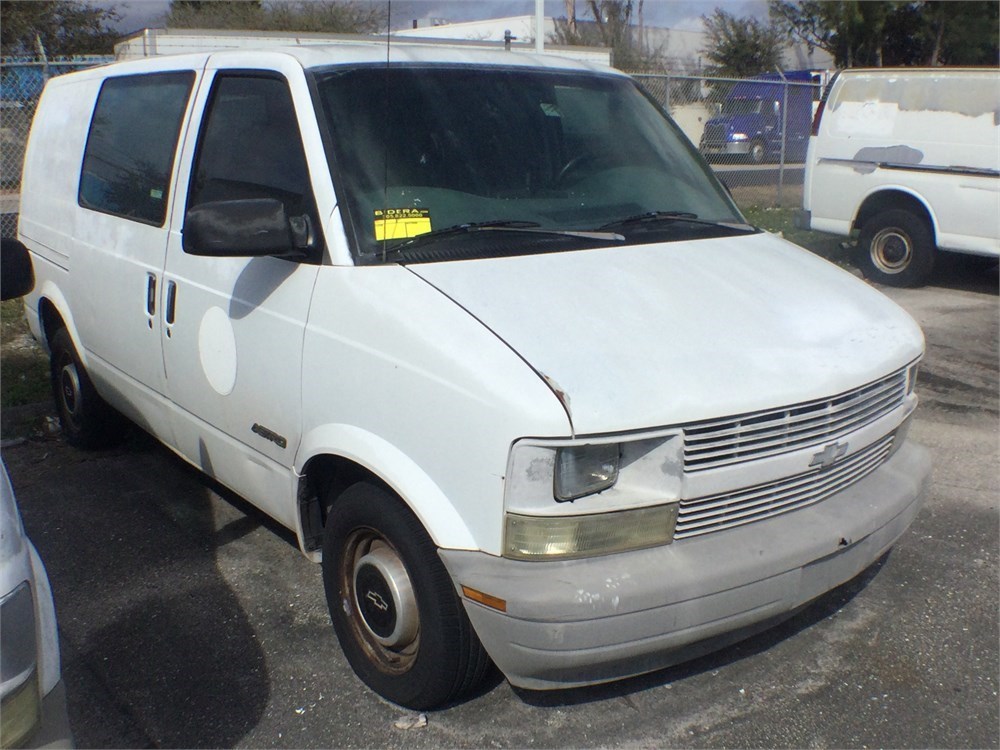 BIDERA Government Auctions - 1999 Chevy Astro Cargo Van