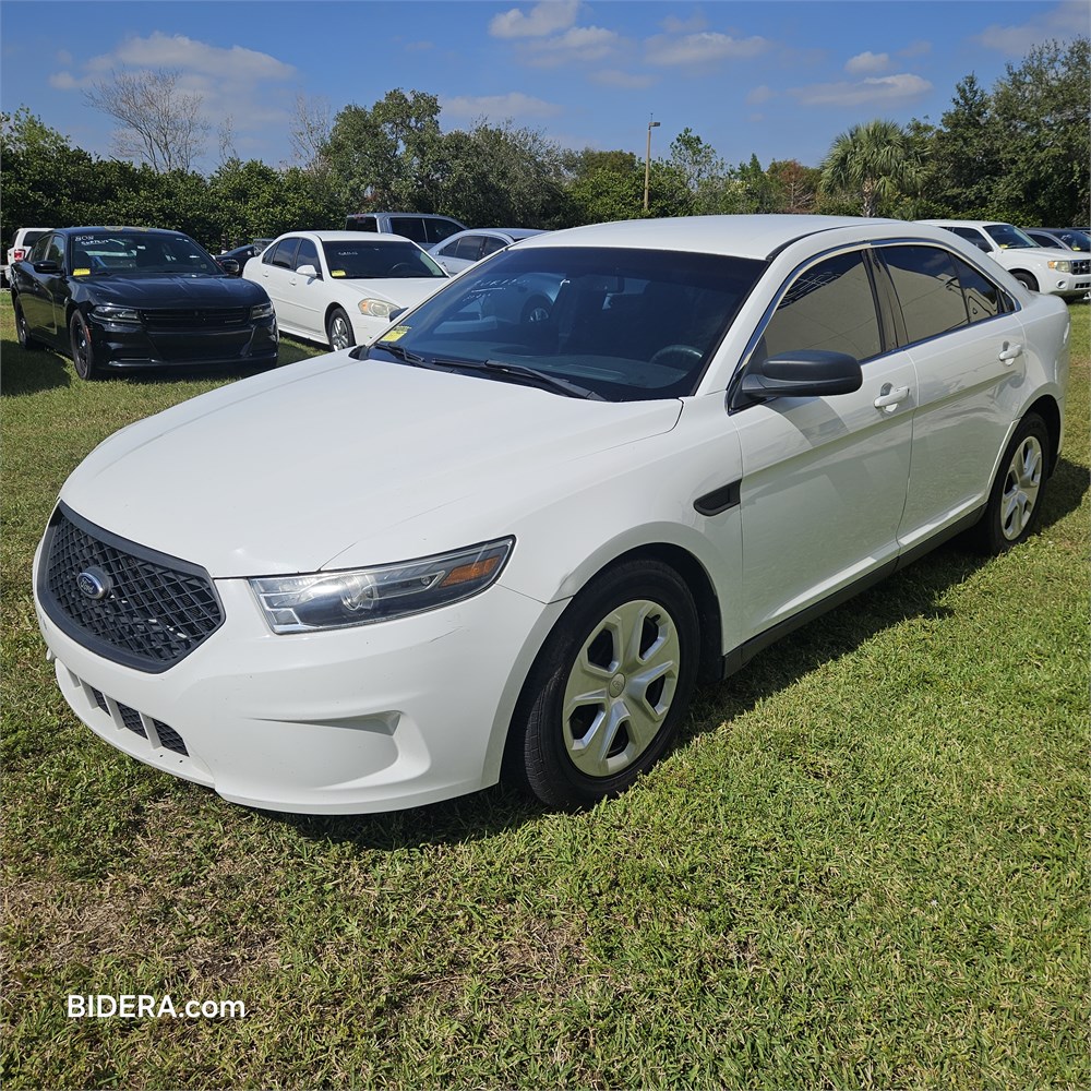 BIDERA Government Auctions - 2015 Ford Taurus Police Pkg AWD