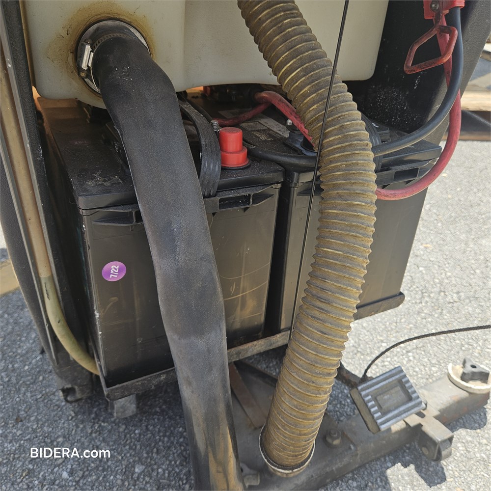 BIDERA Government Auctions - 1995 MinuteMan 170 Floor Scrubber